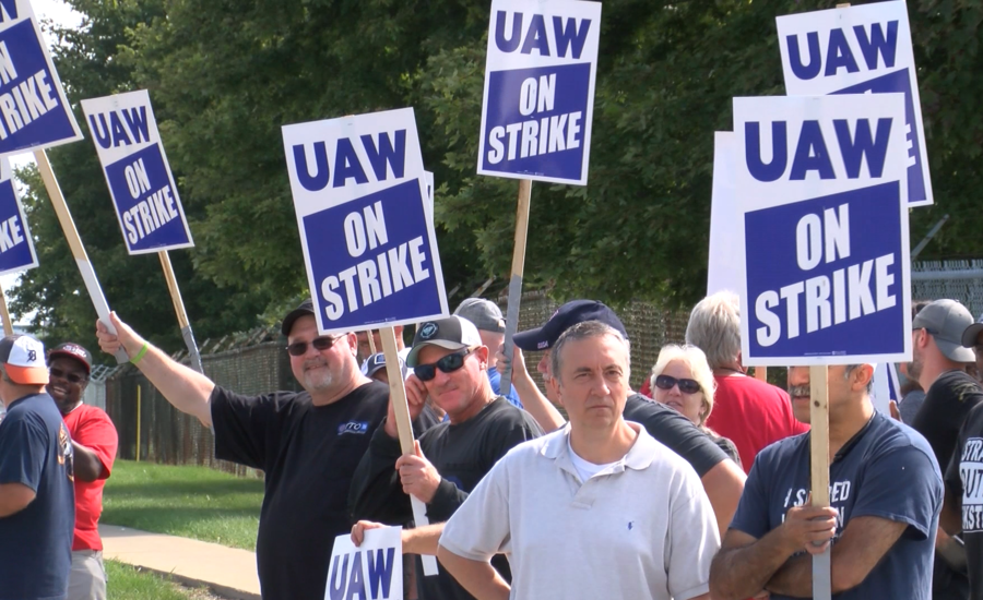 50,000 Union Workers at GM Walk Out Over Wages and Idled Plant | 2019 ...